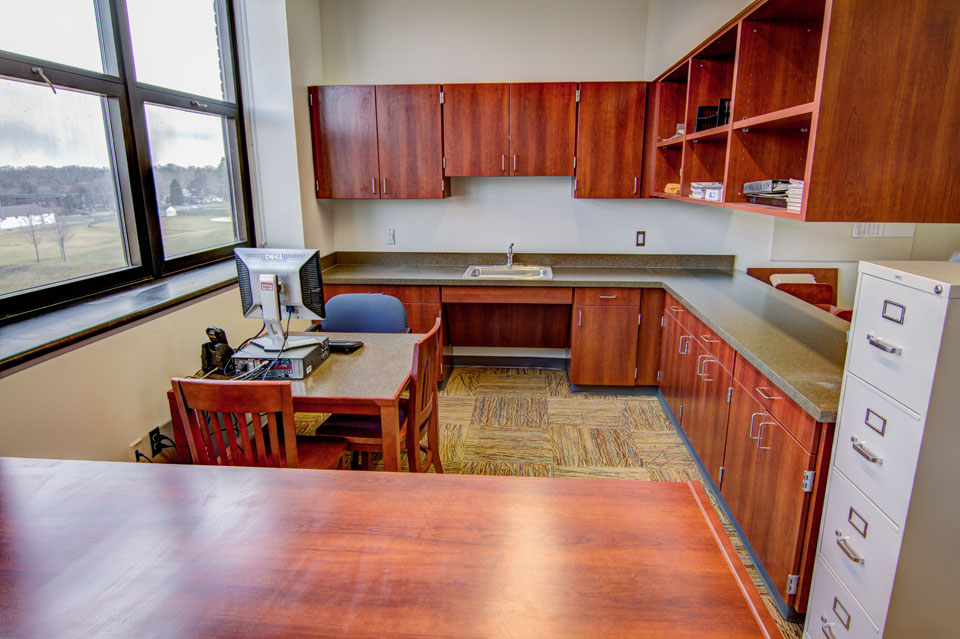 Hand Middle School - American Millwork and Cabinetry Inc.